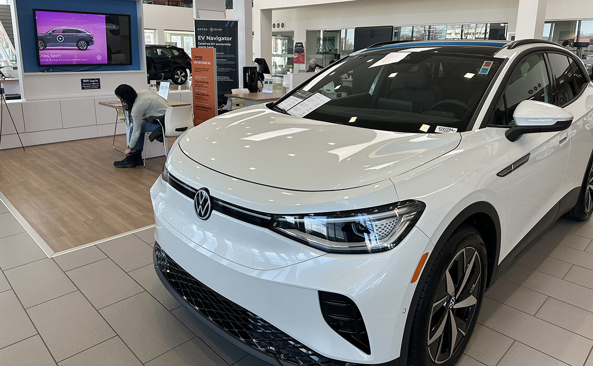 Volkswagen car sales rise 40% in Q4; Audi car sales rise 12% ...
