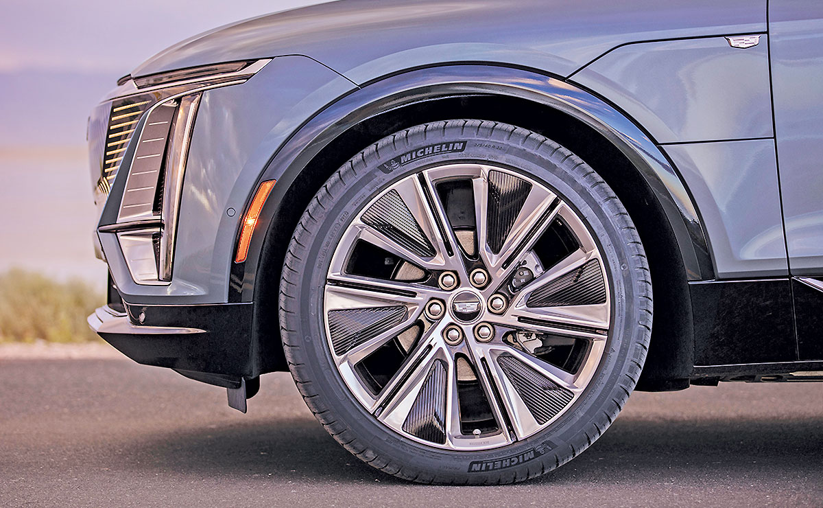 2023 Cadillac Lyriq EV: 6 cool features | Automotive News