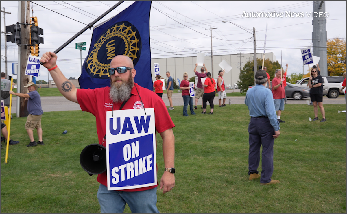 Automotive News Video: Wrapping up headlines from week 3 of UAW strike ...