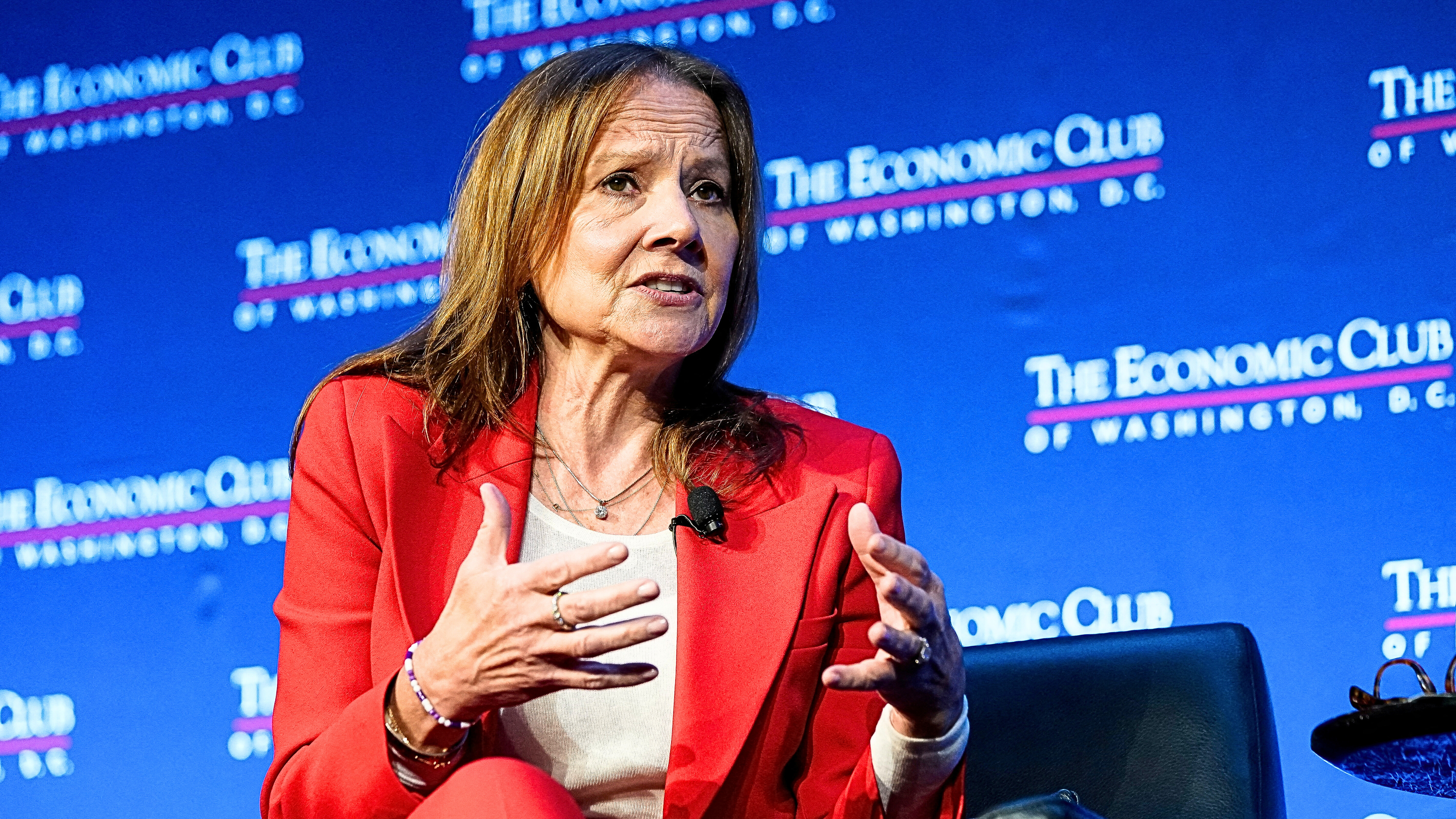 GM CEO Mary Barra's 2023 pay falls to 2nd among Detroit 3 | Automotive News