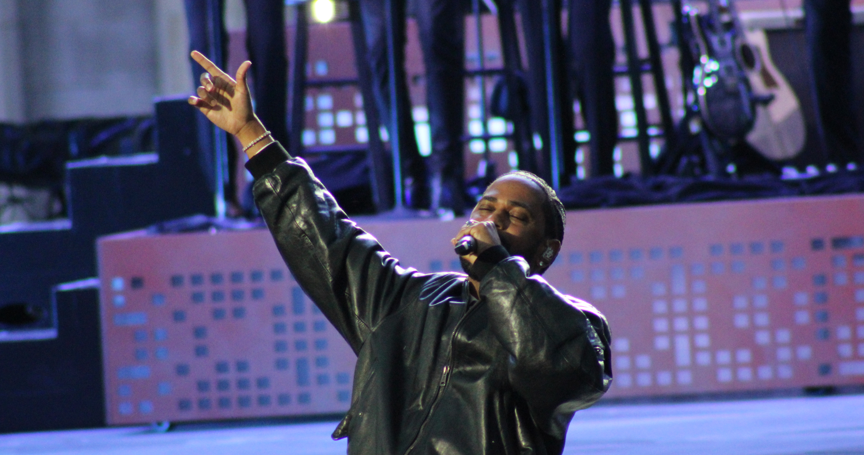 Ford opens restored Detroit train station with concert | Automotive News