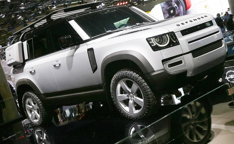 Land Rover slaps a $51,000 starting price on the new Defender ...