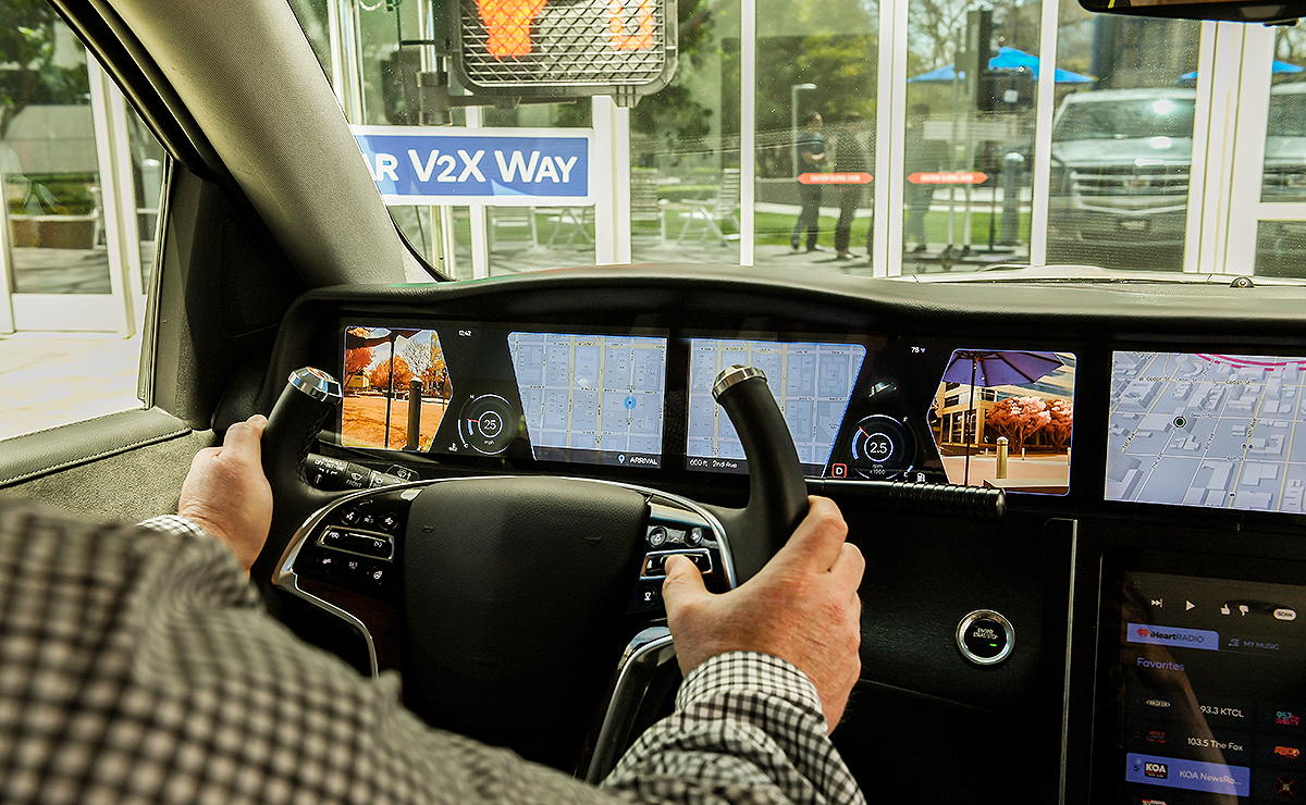 San Diego gets a look at cellular V2X | Automotive News
