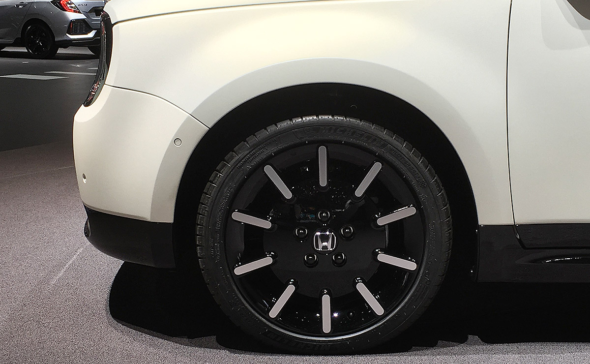 Geneva auto show's colorful wheels | Automotive News