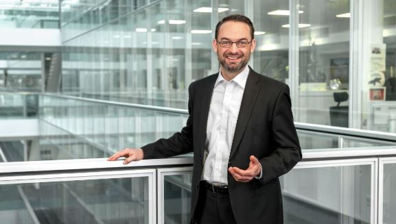 VW shuffles management responsibilities at core brand | Automotive News