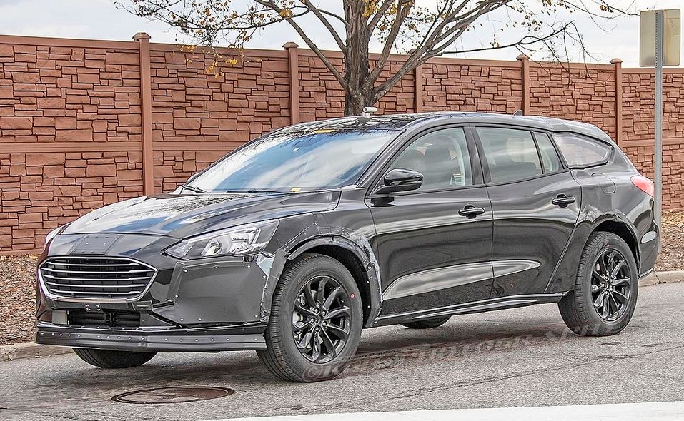 Ford Fusion crossover spy photos