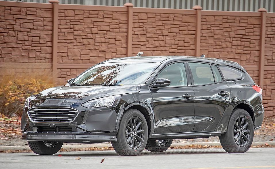 Ford Fusion crossover spy photos