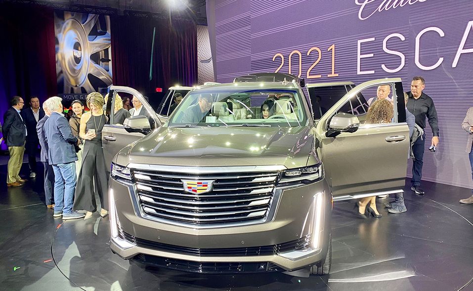 New Cadillac Escalade: Bigger footprint, bigger display | Automotive News