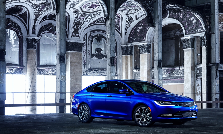 Chrysler 200 introduced at Detroit auto show | Automotive News