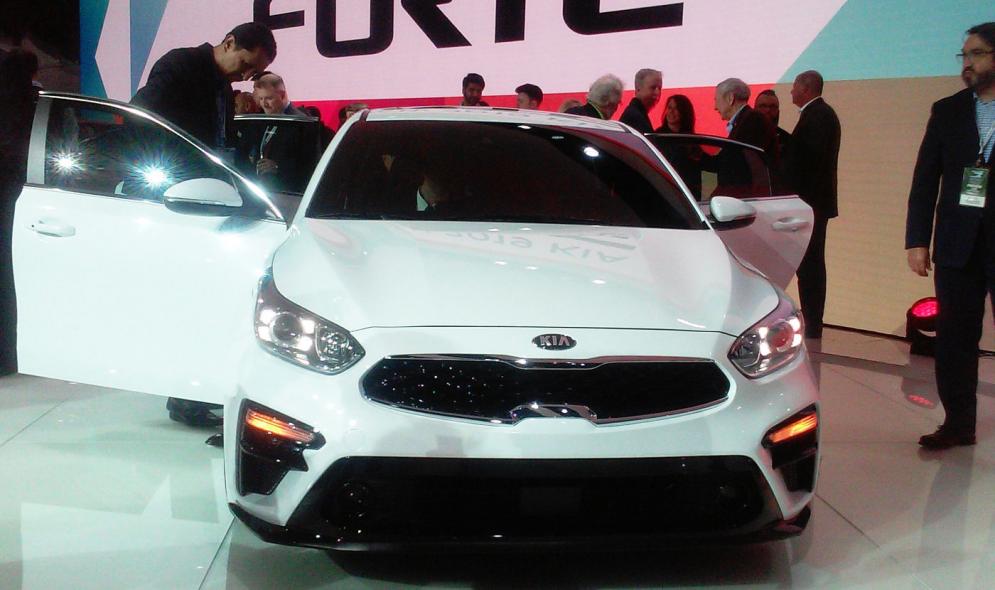 Kia Forte gains fuel efficiency, polish for 2019 | Automotive News