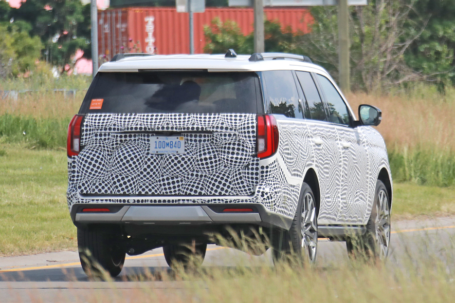 2025 Ford Expedition, Lincoln Navigator spied | Automotive News