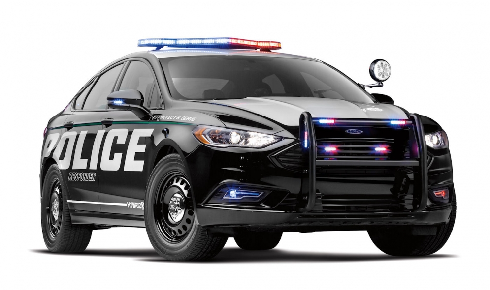 Ford boosts police vehicle lineup with pursuit-rated Fusion hybrid ...