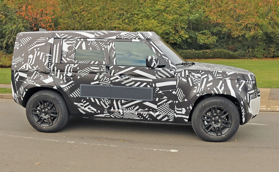 Spy photos of Land Rover Defender | Automotive News