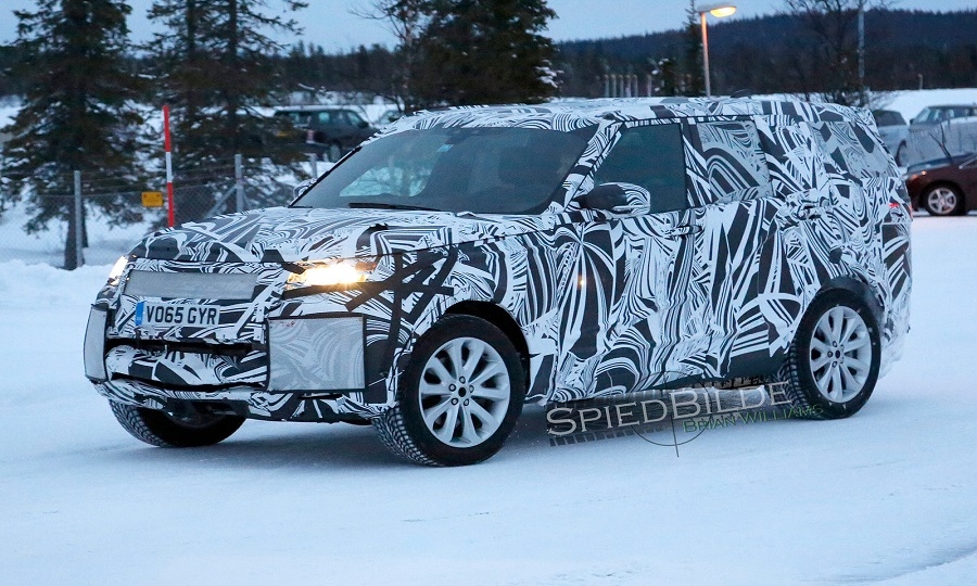 Land Rover's 2017 Discovery sheds boxiness of LR4 | Automotive News