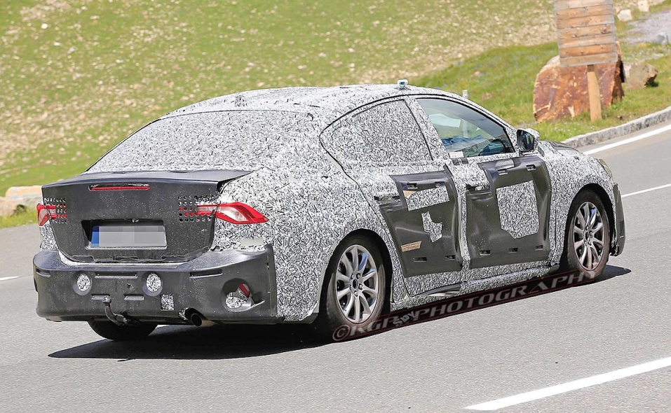 Bigger next-gen Ford Focus gets a new look | Automotive News