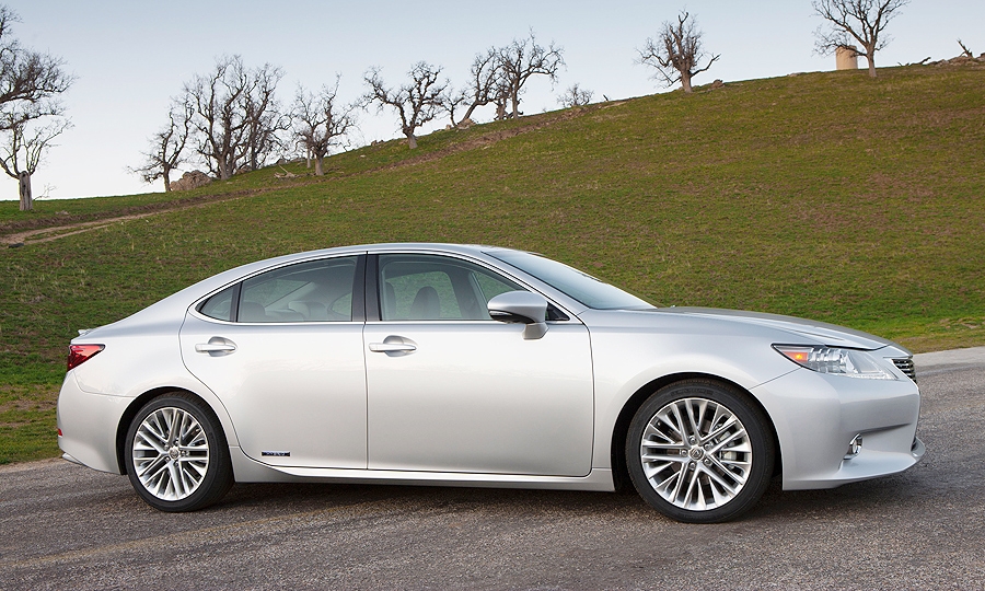 Toyota bets made-in-Japan Lexus can drive sales | Automotive News