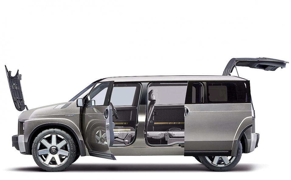 Toyota readies sporty, boxy hybrid concepts for Tokyo | Automotive News