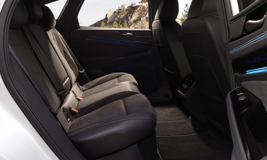 VW ID7 sedan aims to join 300+ mile range | Automotive News