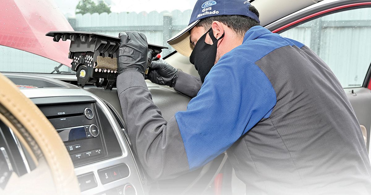 Automakers, dealerships see mobile service as investment in customer ...