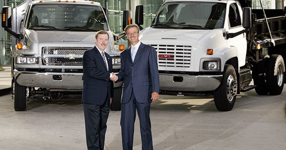 GM sells medium-duty truck business to Navistar | Automotive News