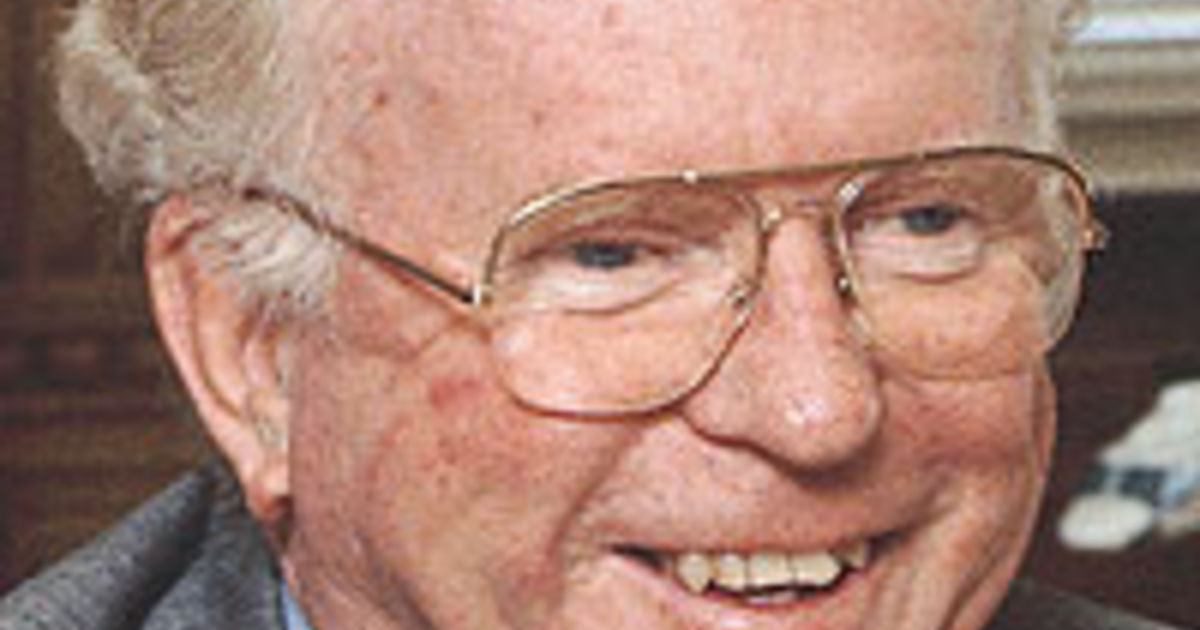 Roger Smith led GM during turbulent times | Automotive News