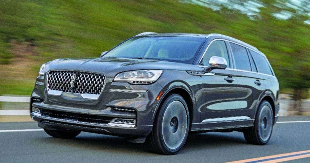 Lincoln uses high tech headlights to read the road | Automotive News