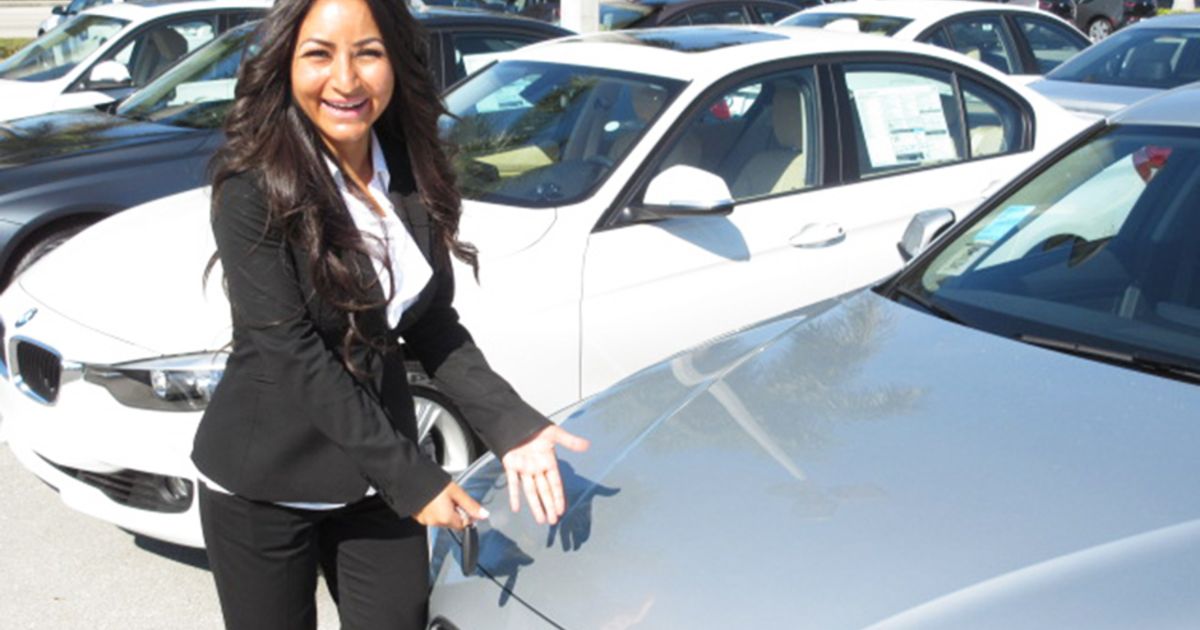 How BMW saleswoman builds rapport, trust and her brand on social media ...