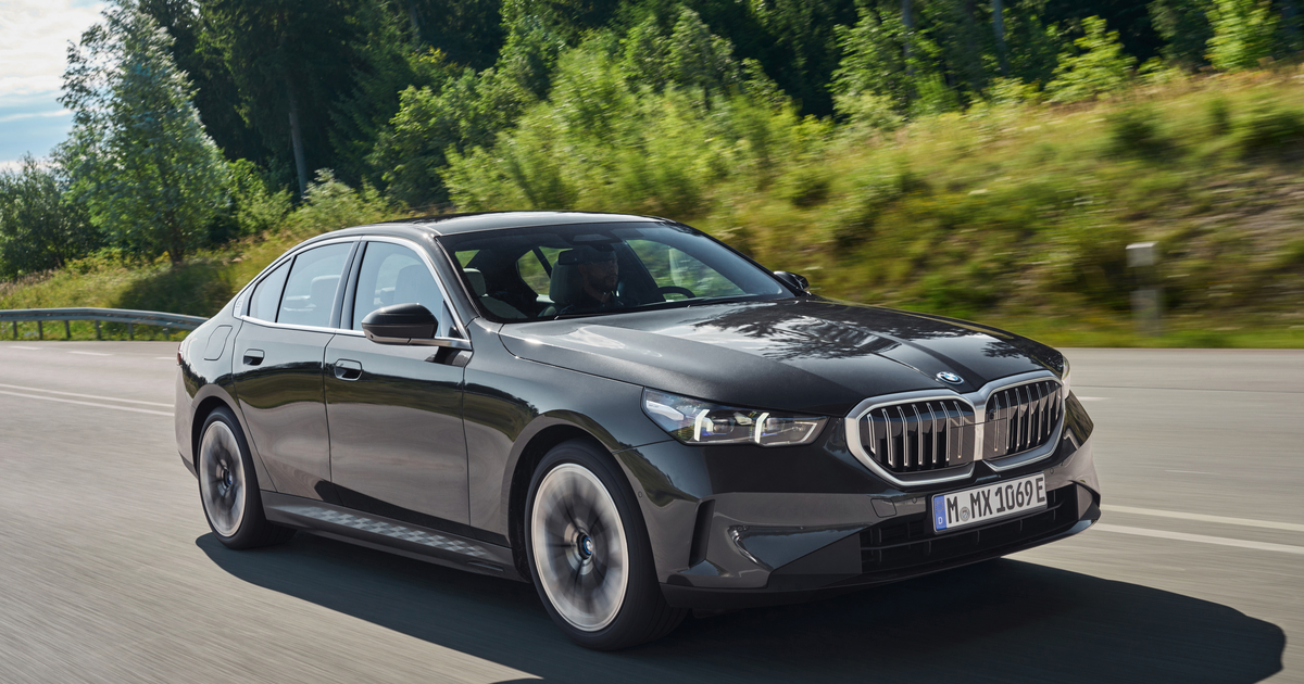 BMW recalls over 720,000 vehicles over short circuit concern, NHTSA ...