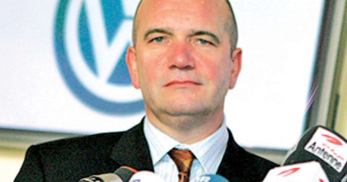 VW labor chief says new structure needed before new chairman ...