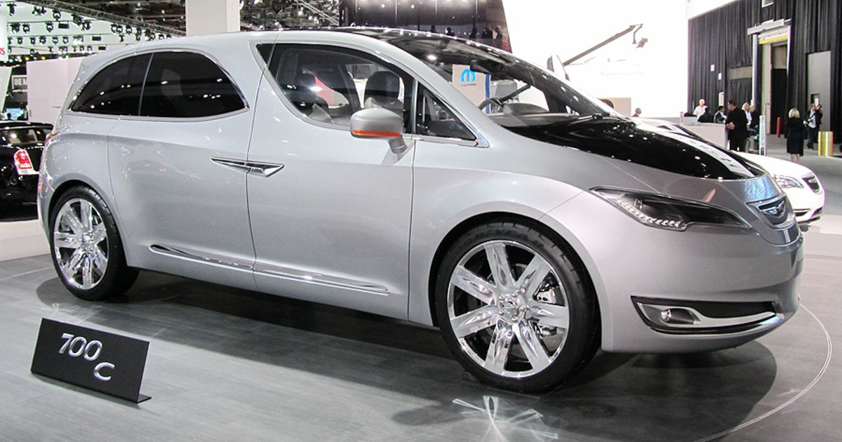 Chrysler explores future minivan with 700C concept | Automotive News