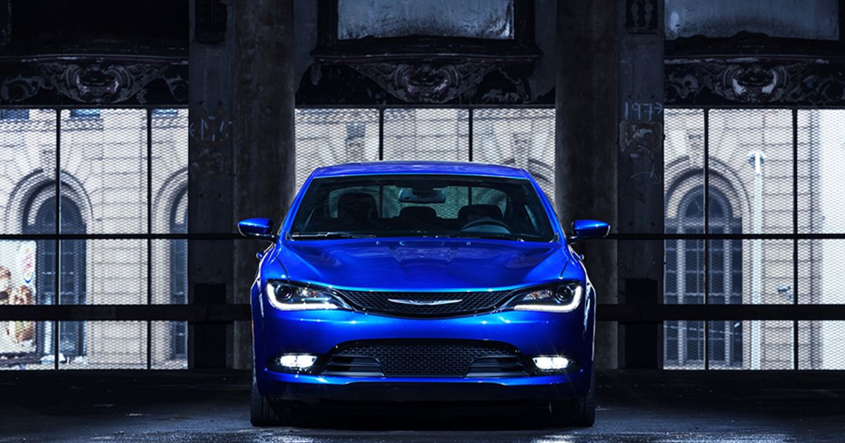 Chrysler 200 introduced at Detroit auto show | Automotive News
