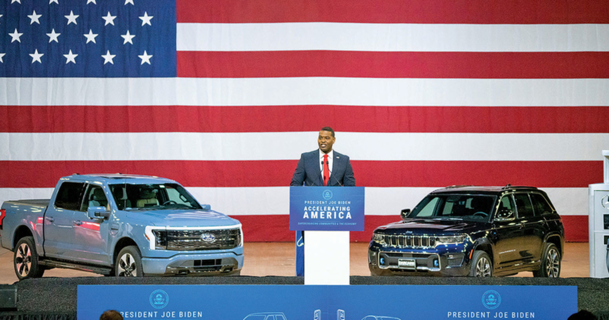 Dealership groups sue EPA over tailpipe emissions rule | Automotive News