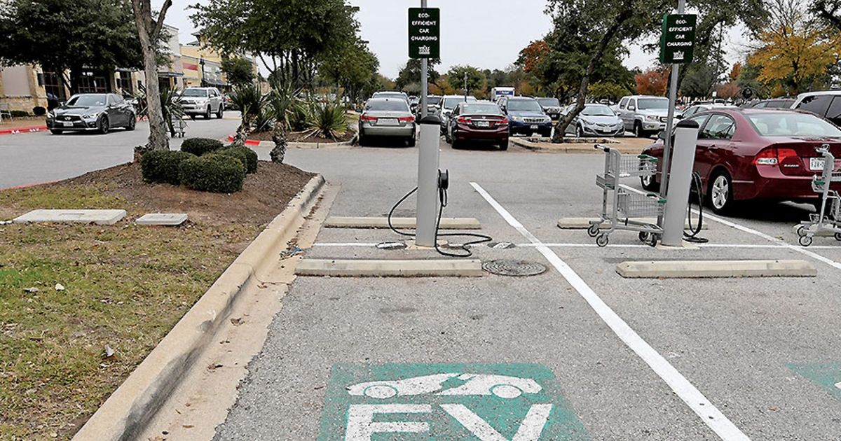 Biden infrastructure plan takes on EV charging's inequality problem ...