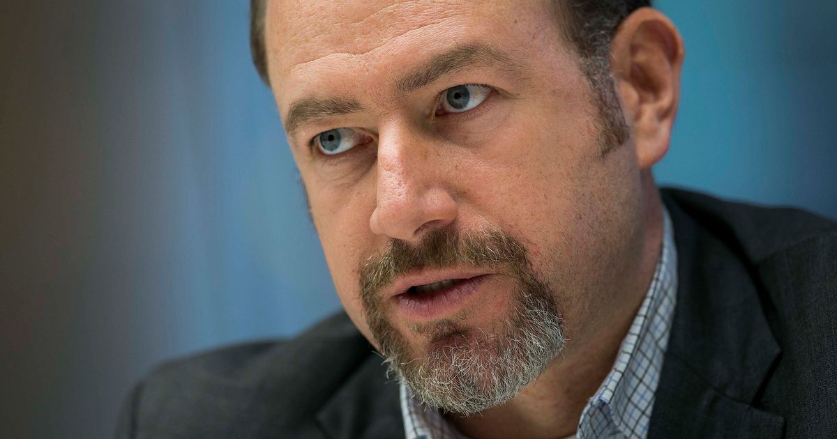 GM executives help scour social media to spot vehicle flaws ...