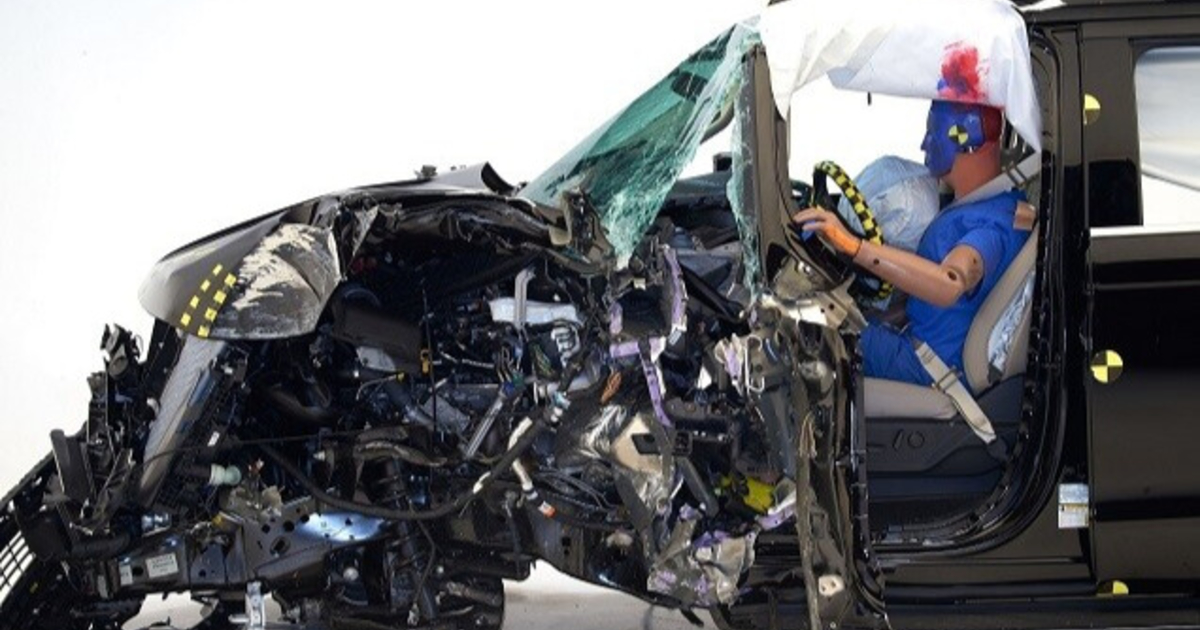 Jeep Wagoneer takes lead in 2024 IIHS large SUV safety test ...