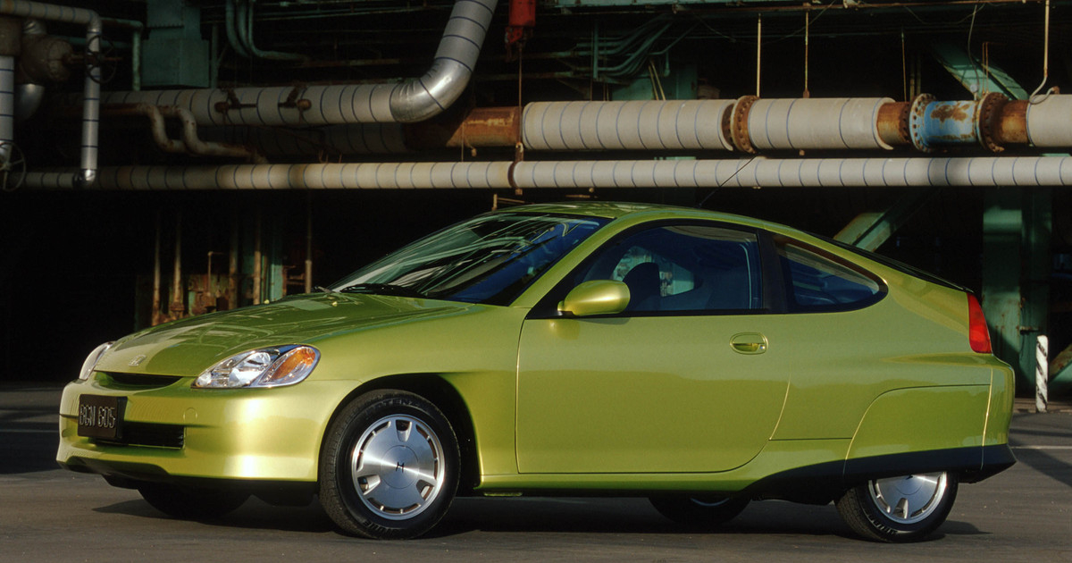 Honda's gasoline-electric Insight hybrid makes showroom debut ...