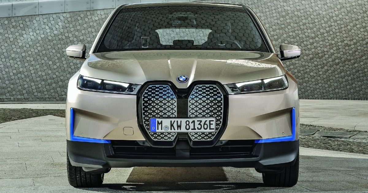 Critics bash BMW iX's kidney-shaped grille | Automotive News