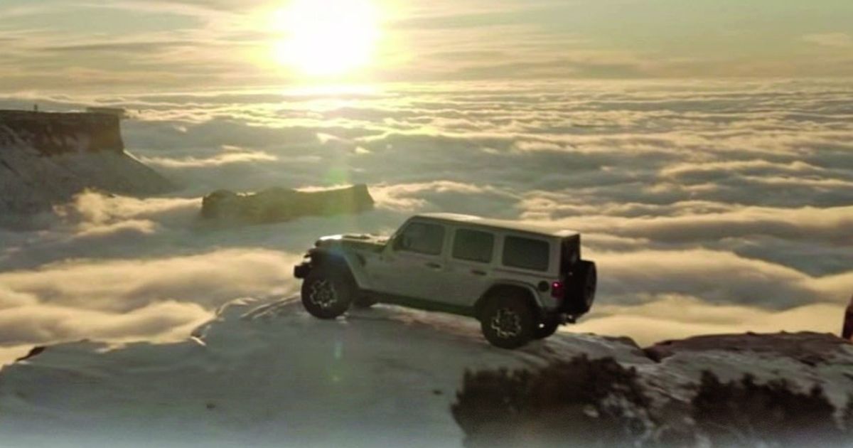 FCA'S Jeep goes green and finally gets ‘Pale Blue Dot' | Automotive News