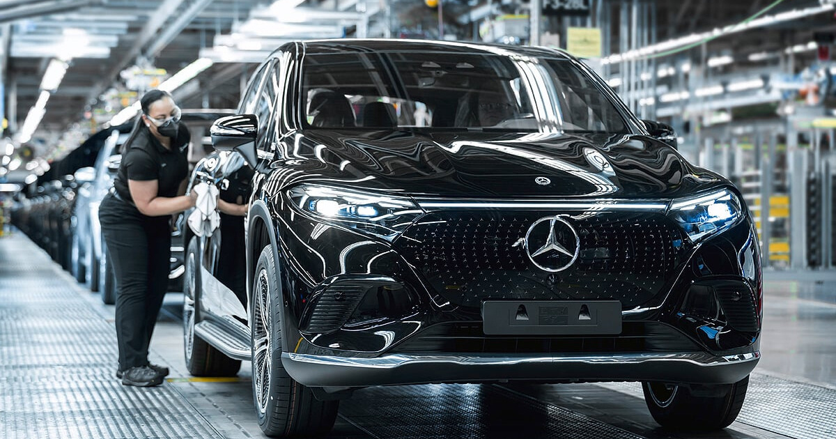 Mercedes changes U.S. factory CEO before UAW vote | Automotive News