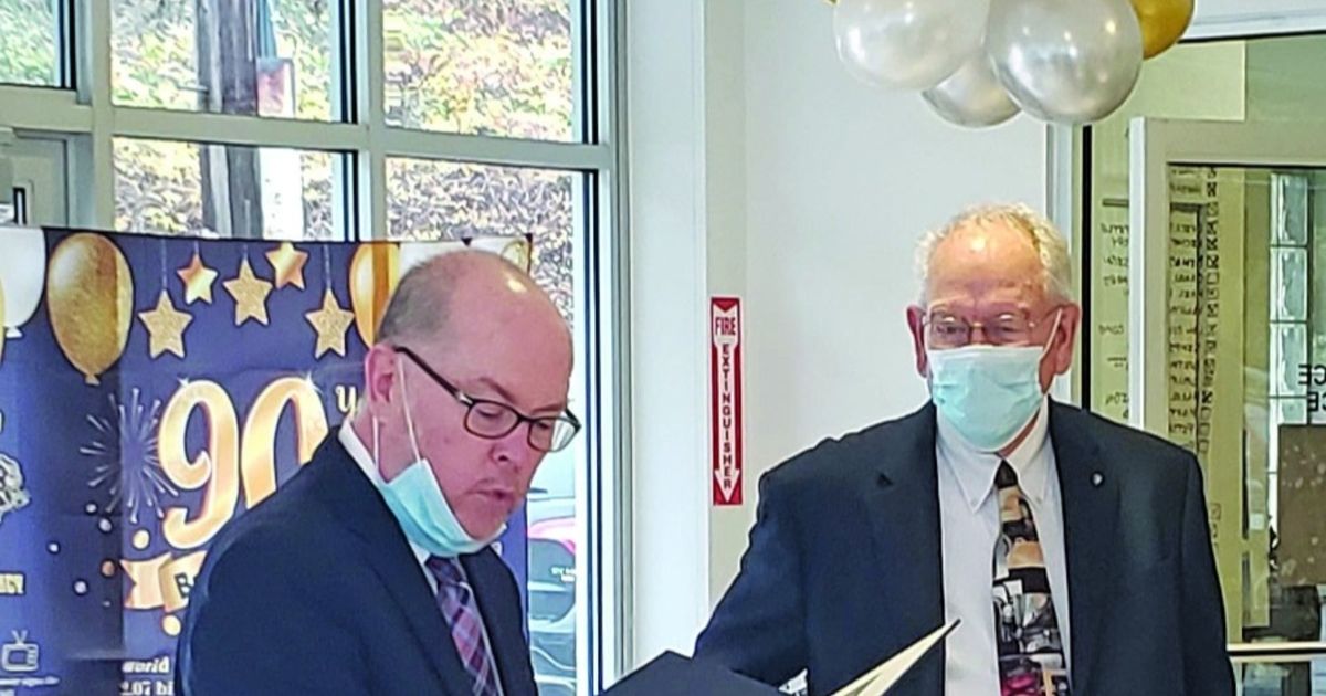 90-year-old Ron Lewis Ford employee retires with one last bonus ...