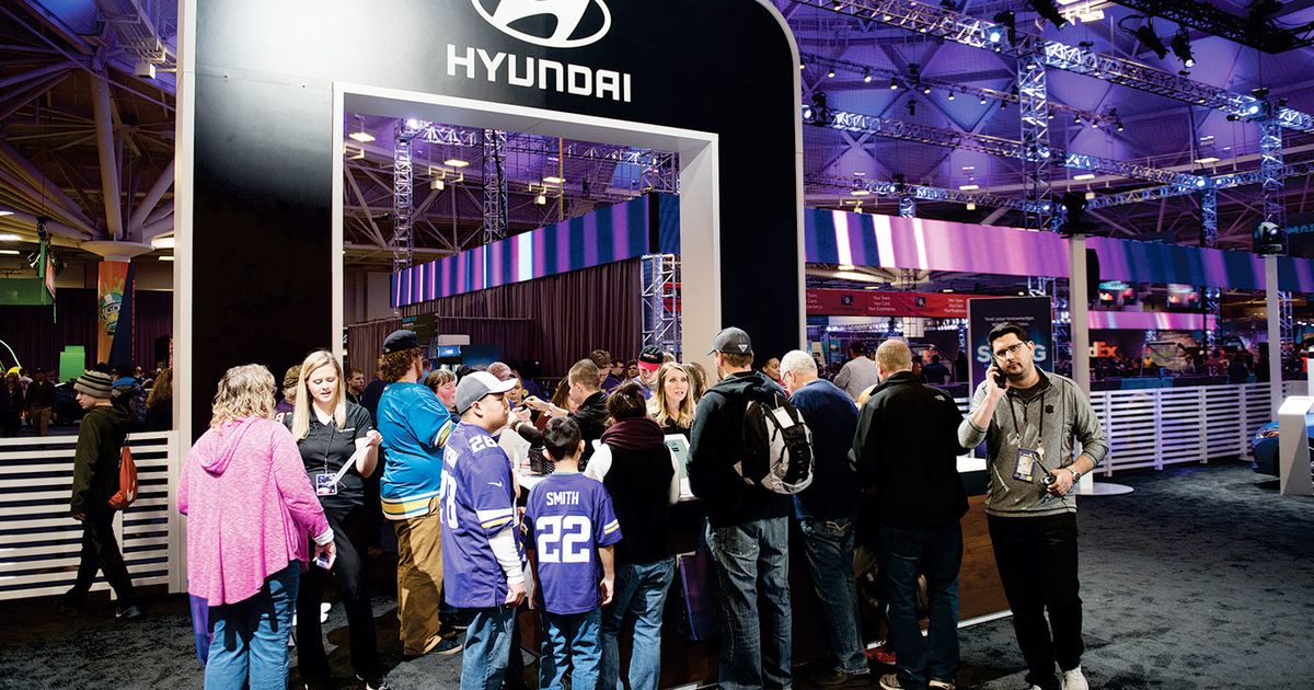 Hyundai fights for NFL playing time by adding 'SNF' sponsorship ...