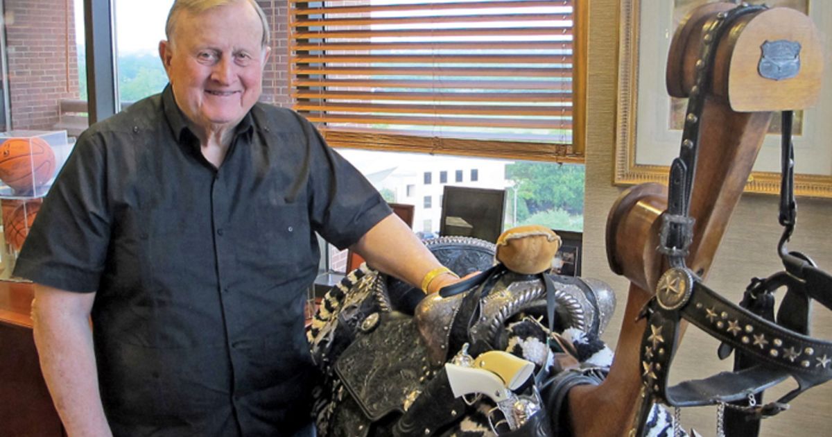 For Texan Red McCombs, the wild ride never stopped | Automotive News