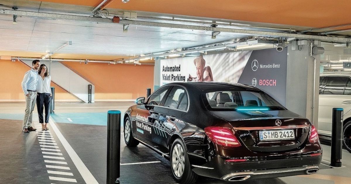 Mercedes-Benz Museum showcases the future in parking garage ...
