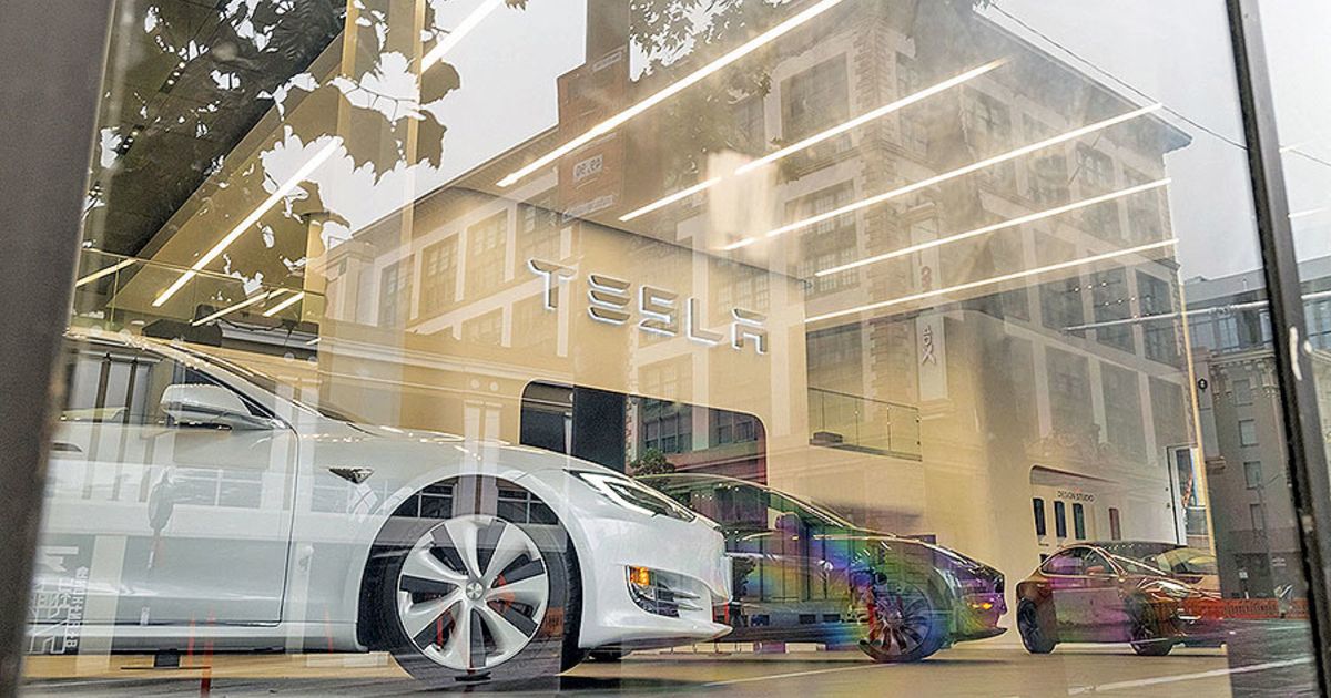 Tesla beats Mercedes for No. 3 spot in U.S. luxury registrations ...
