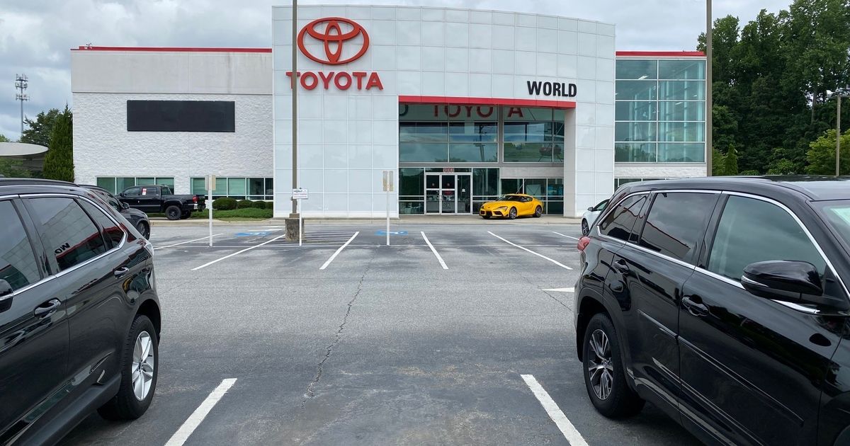 TOYOTA JUNE U.S. SALES: Volume bounces back 40% | Automotive News