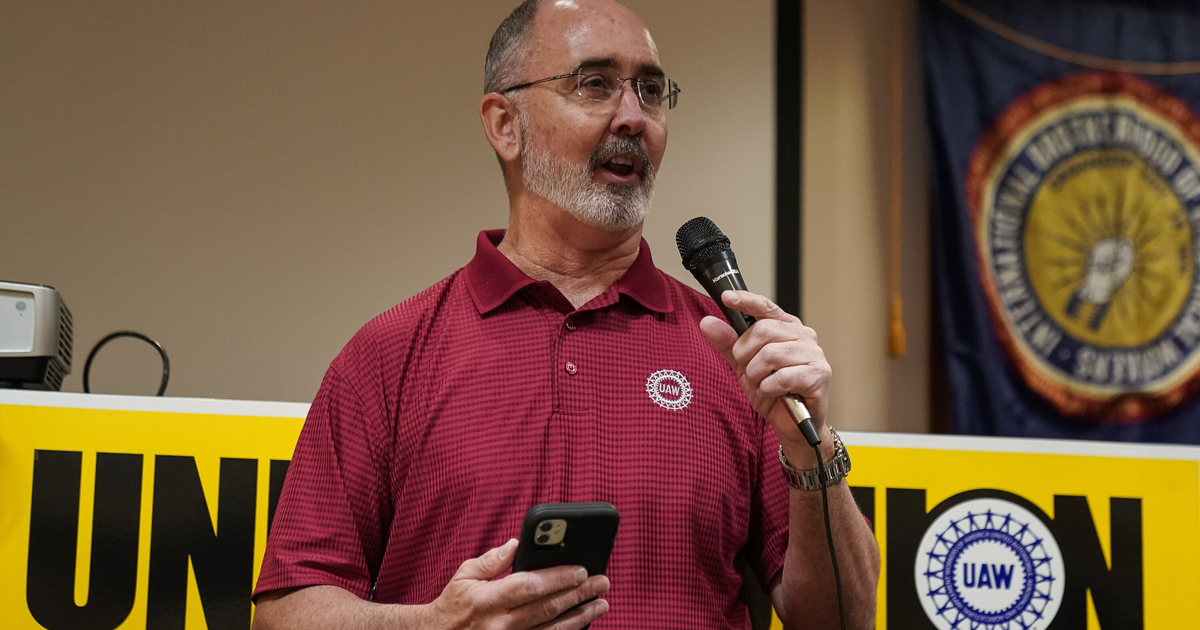 UAW reached tentative pact with Daimler Truck | Automotive News