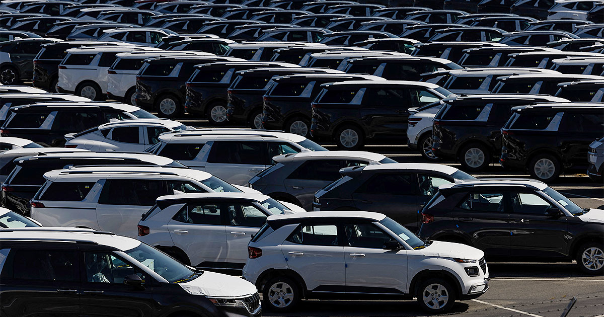New vehicle inventory up despite Detroit 3 strike | Automotive News