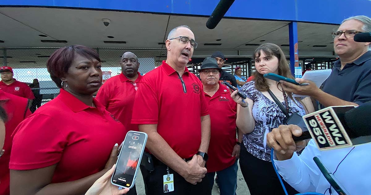 How the UAW is pressuring Washington on Detroit 3 contract talks ...