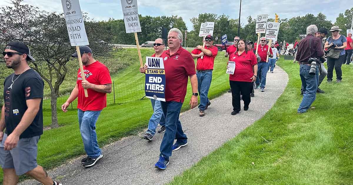UAW strike: Workers on picket lines optimistic after first week ...