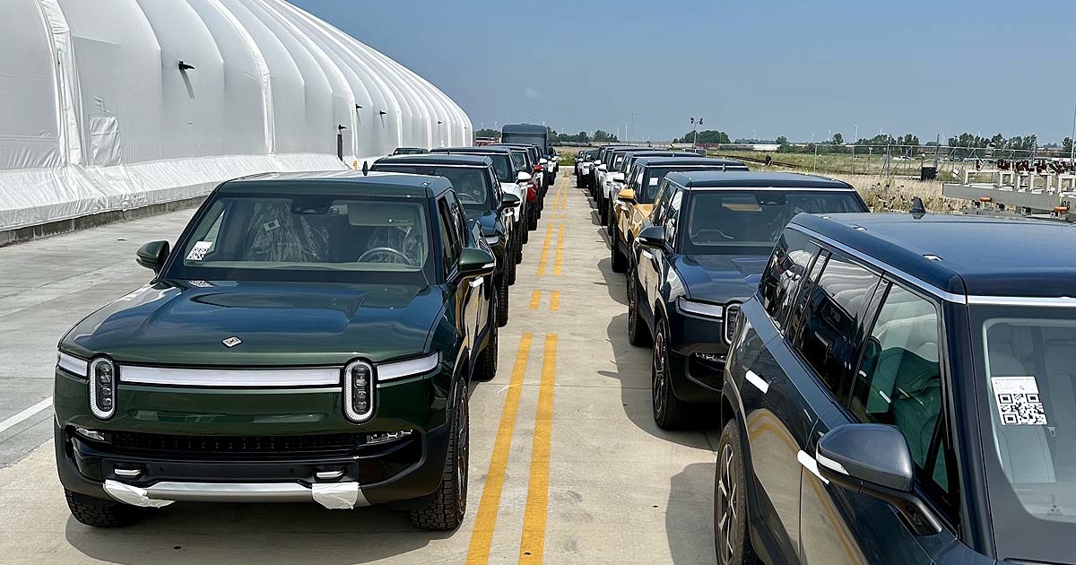 Rivian launches long-delayed 400-mile range option | Automotive News